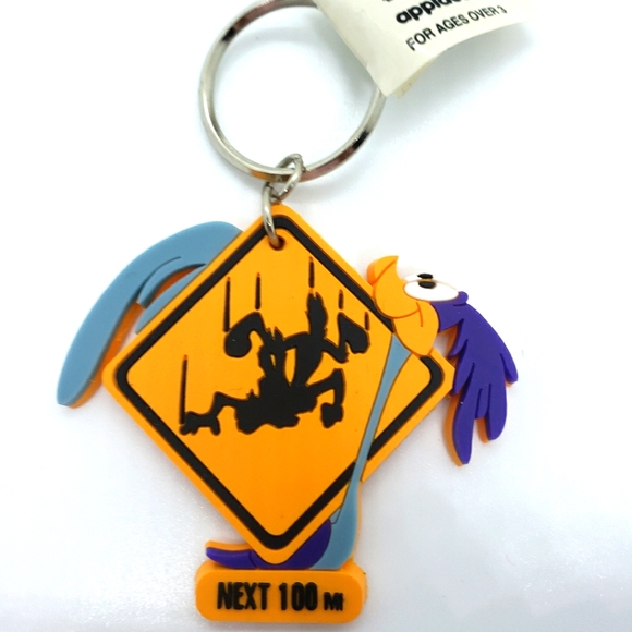 Warner Bros. | Accessories | Looney Tunes Road Runner Sign Keychain ...